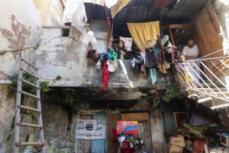 ‘Falling off a cliff’ – Lebanon’s poor borrow to buy bread – Ya Libnan